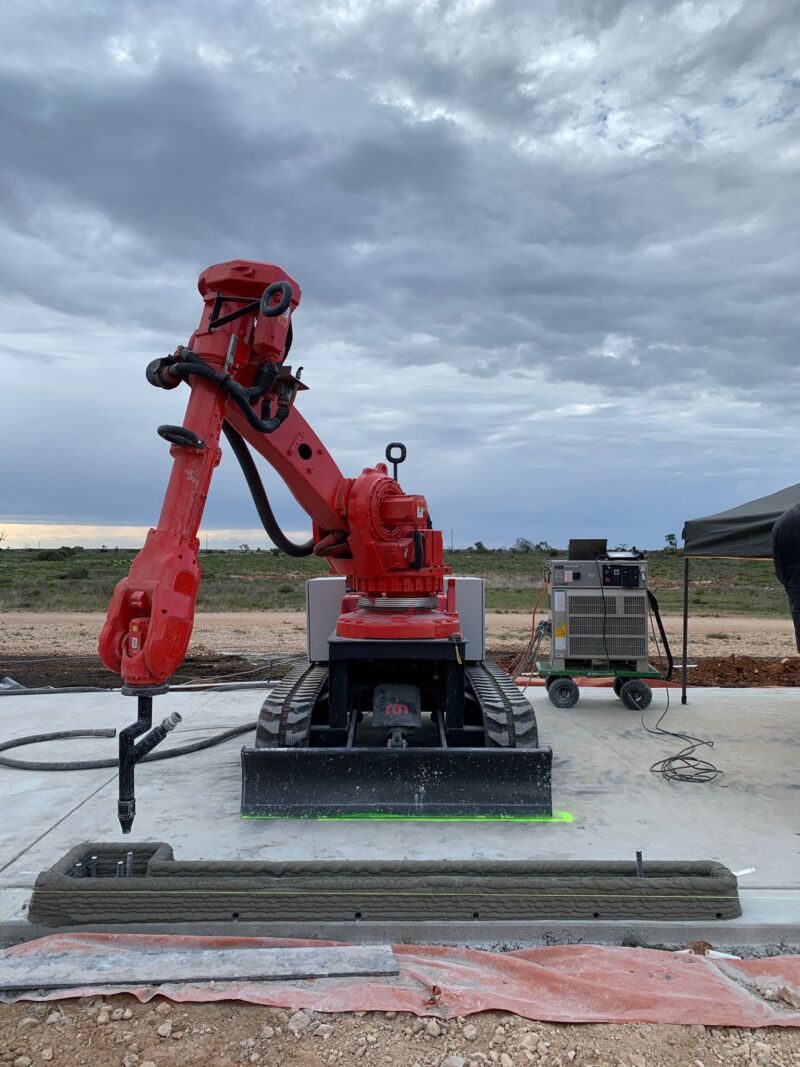 3D Printer Robot - Macro3D Concrete Printing